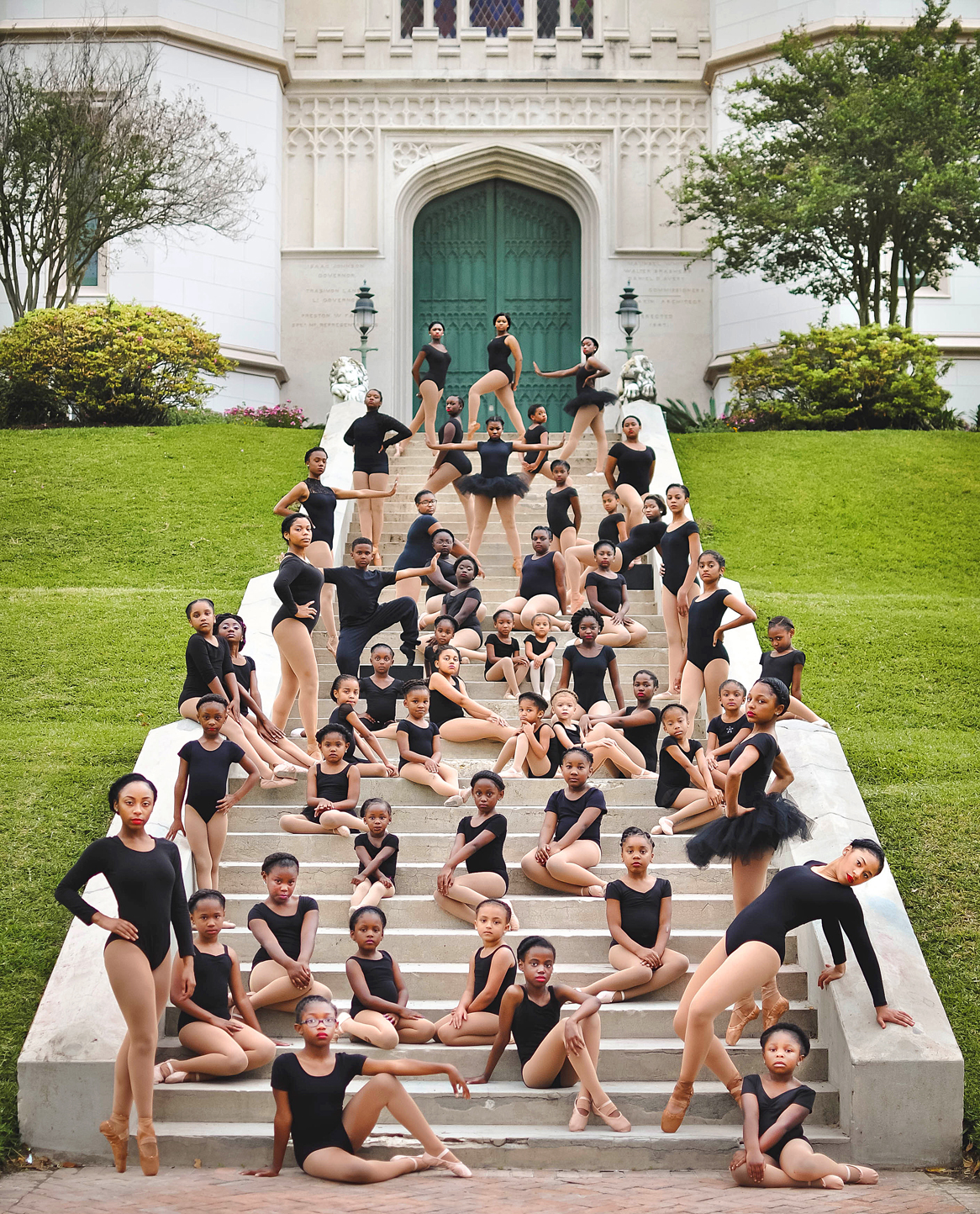 How En Pointe Dance Studio—and their viral photo—is breaking new ground ...
