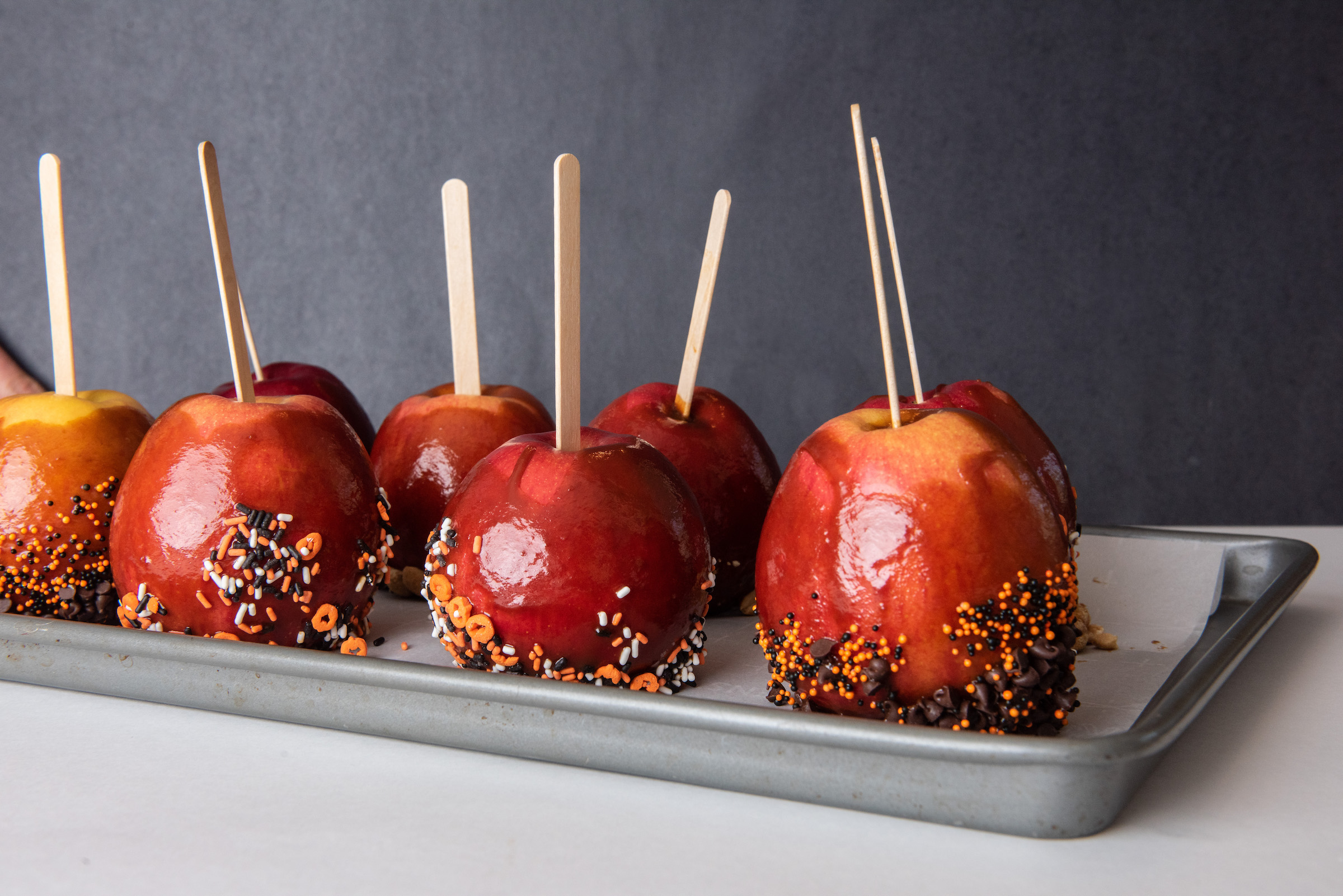 How to make salted caramel apples for an easy Halloween treat - [225]