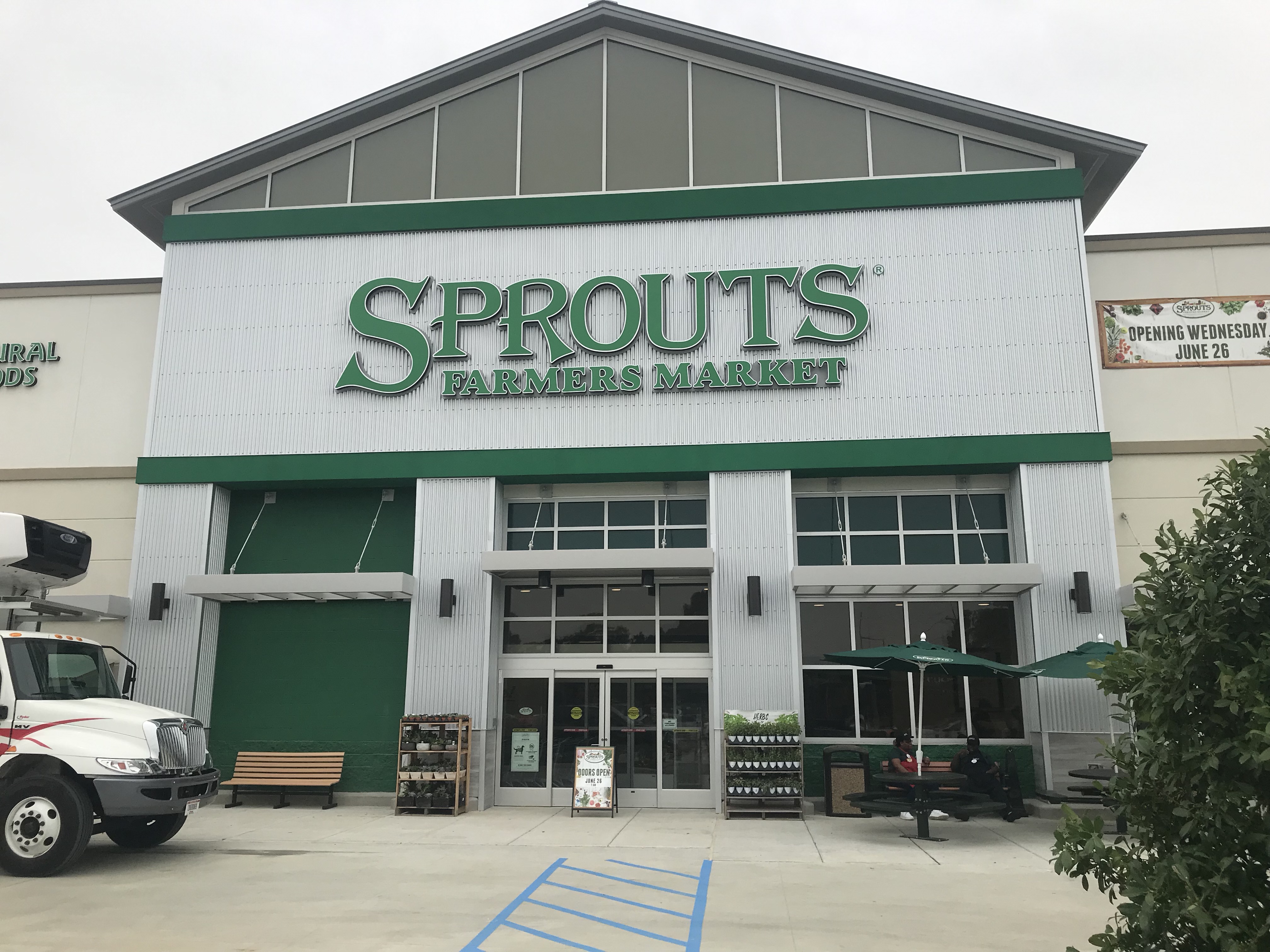 From 'Daily Report': Inside the new Sprouts supermarket, which opened ...