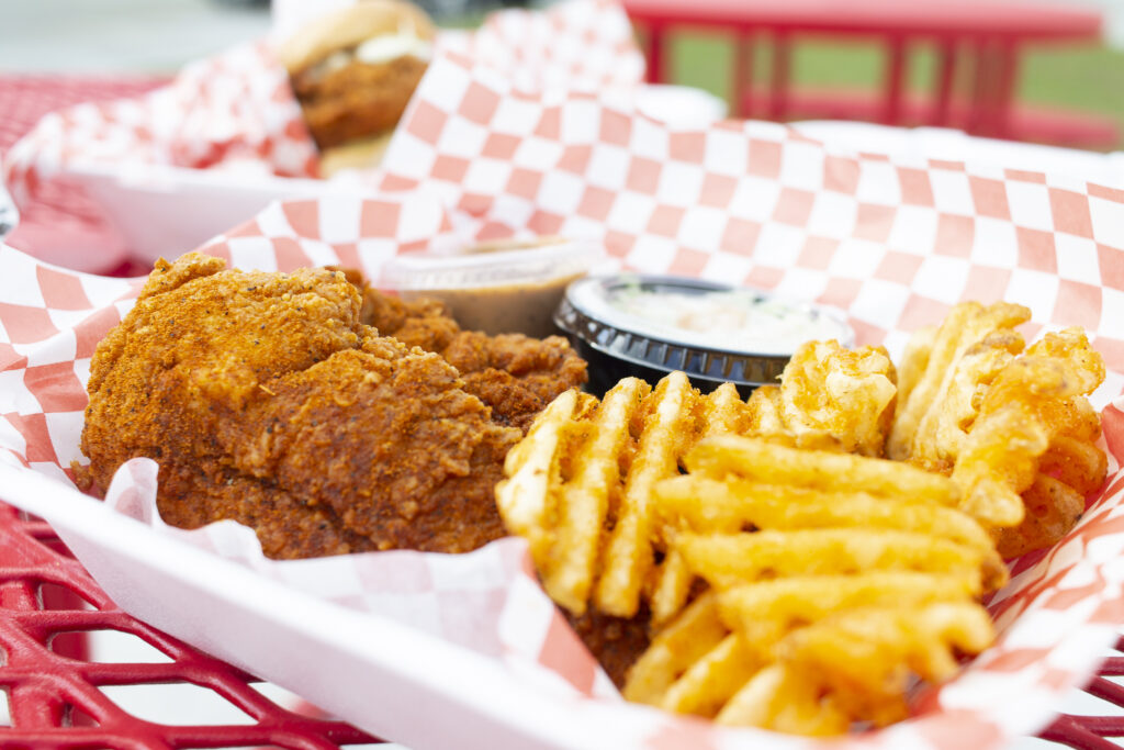 Chicky Sandos food truck brings Nashville-style hot chicken experience ...