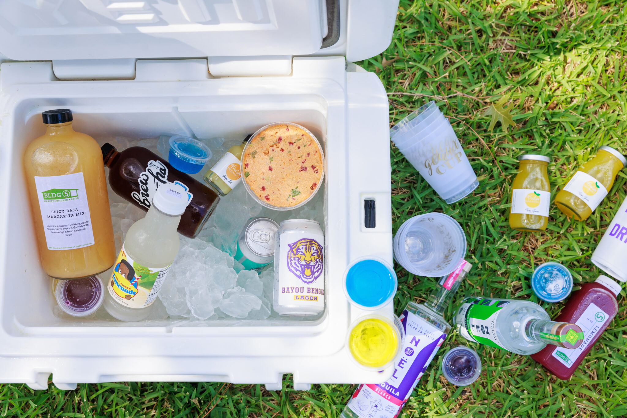 What to pack for an ice chest that stands out at the tailgate - [225]
