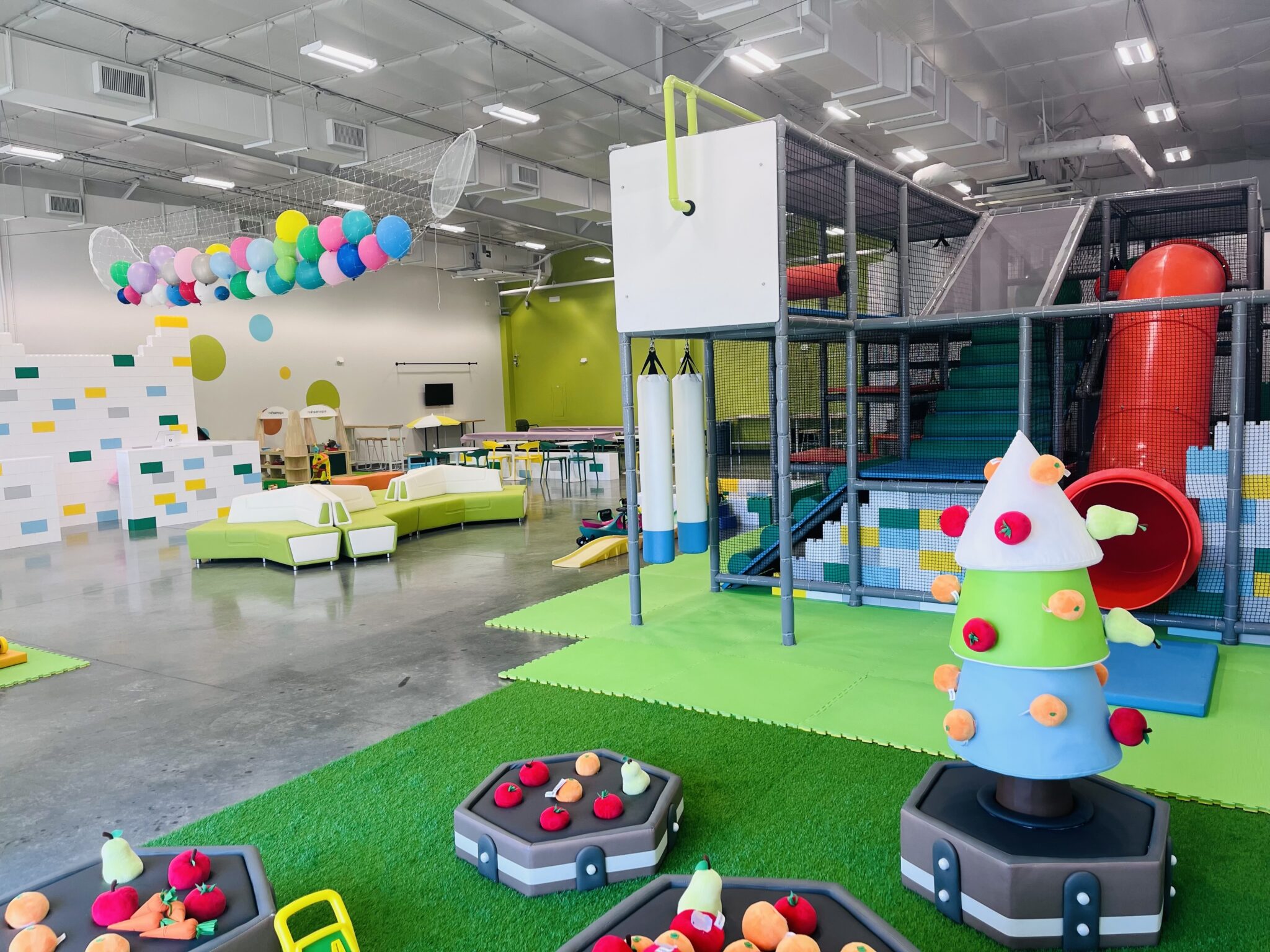 A guide to indoor play places and imagination-fueled spots for kids in ...