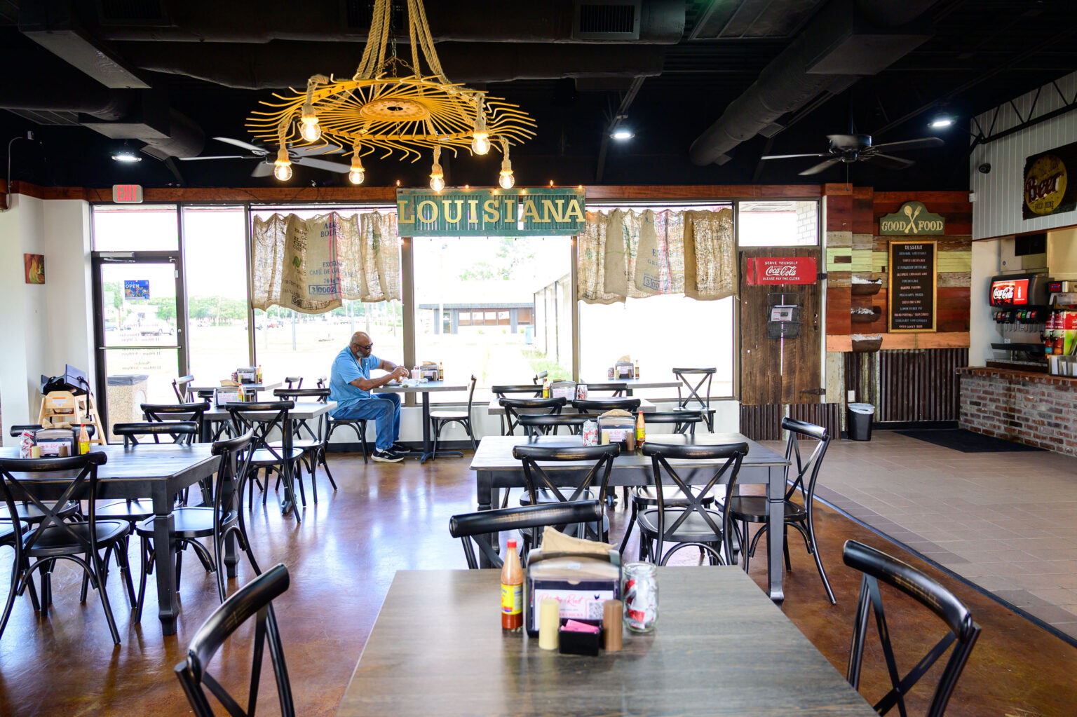 Inside Southern Chicks Cafe & Daiquiris' first Baton Rouge location ...