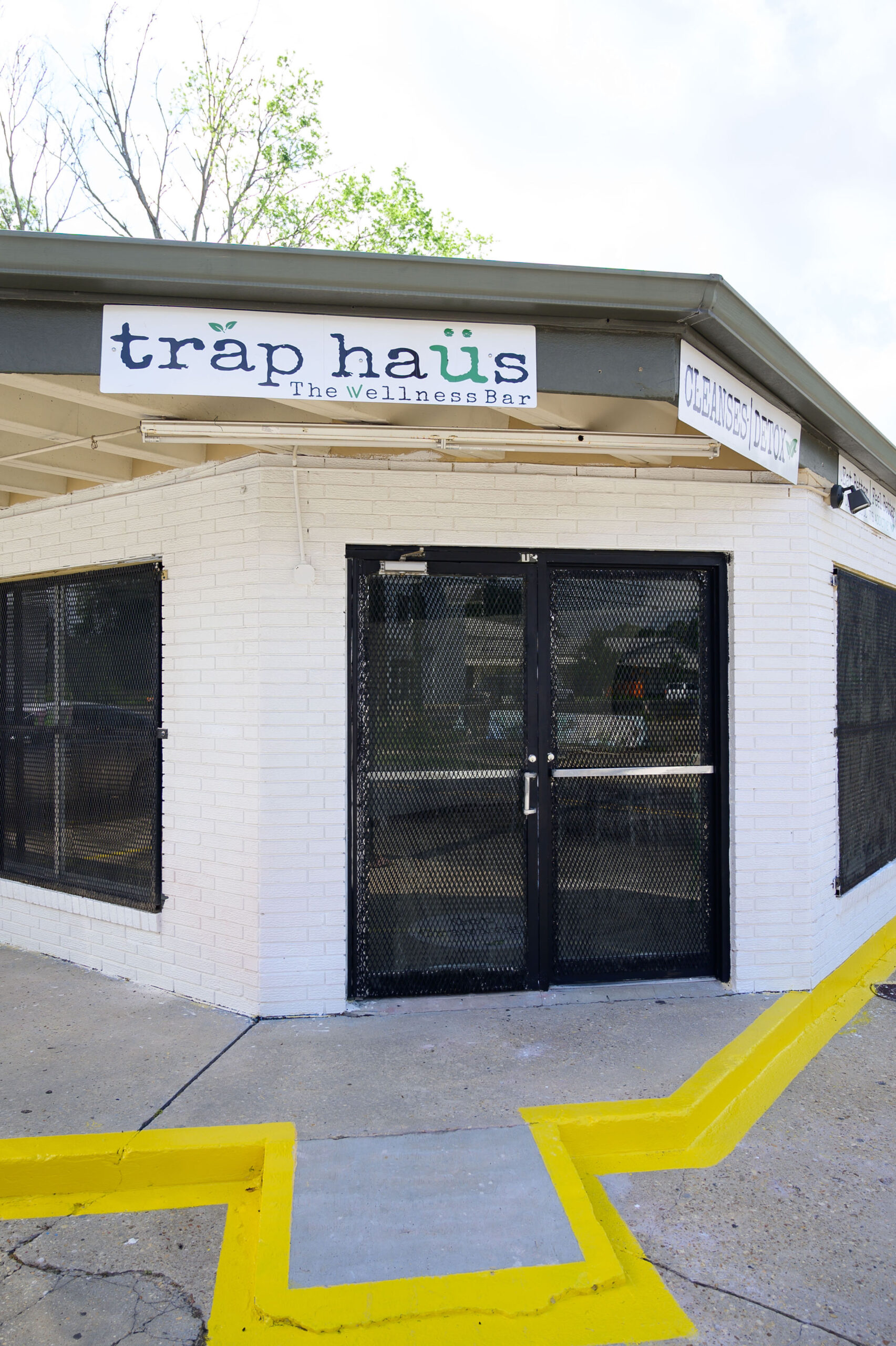 First Look: Trap Haüs wellness bar opens in Mid City with smoothie bowls, juices and vegan soul ...