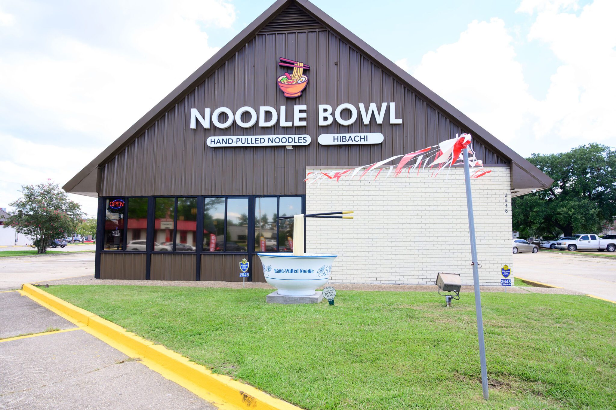 Inside the new Noodle Bowl, bringing Chinese-style hand-pulled noodles ...
